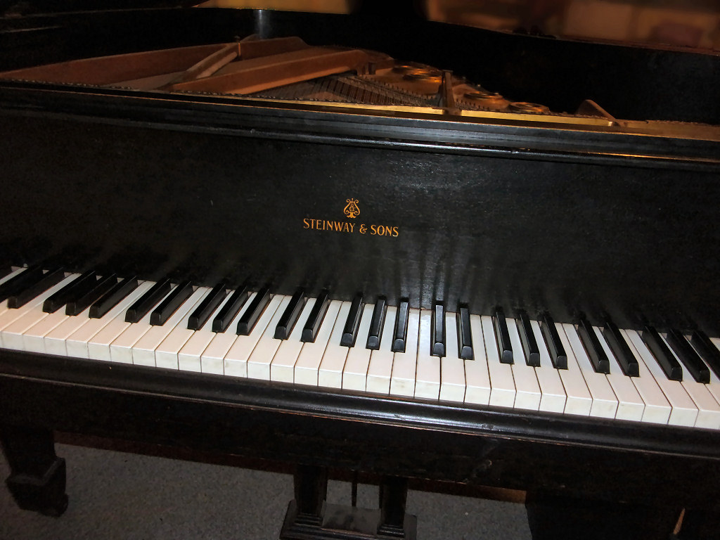 Parks & Sons Piano Service :: Piano Details
